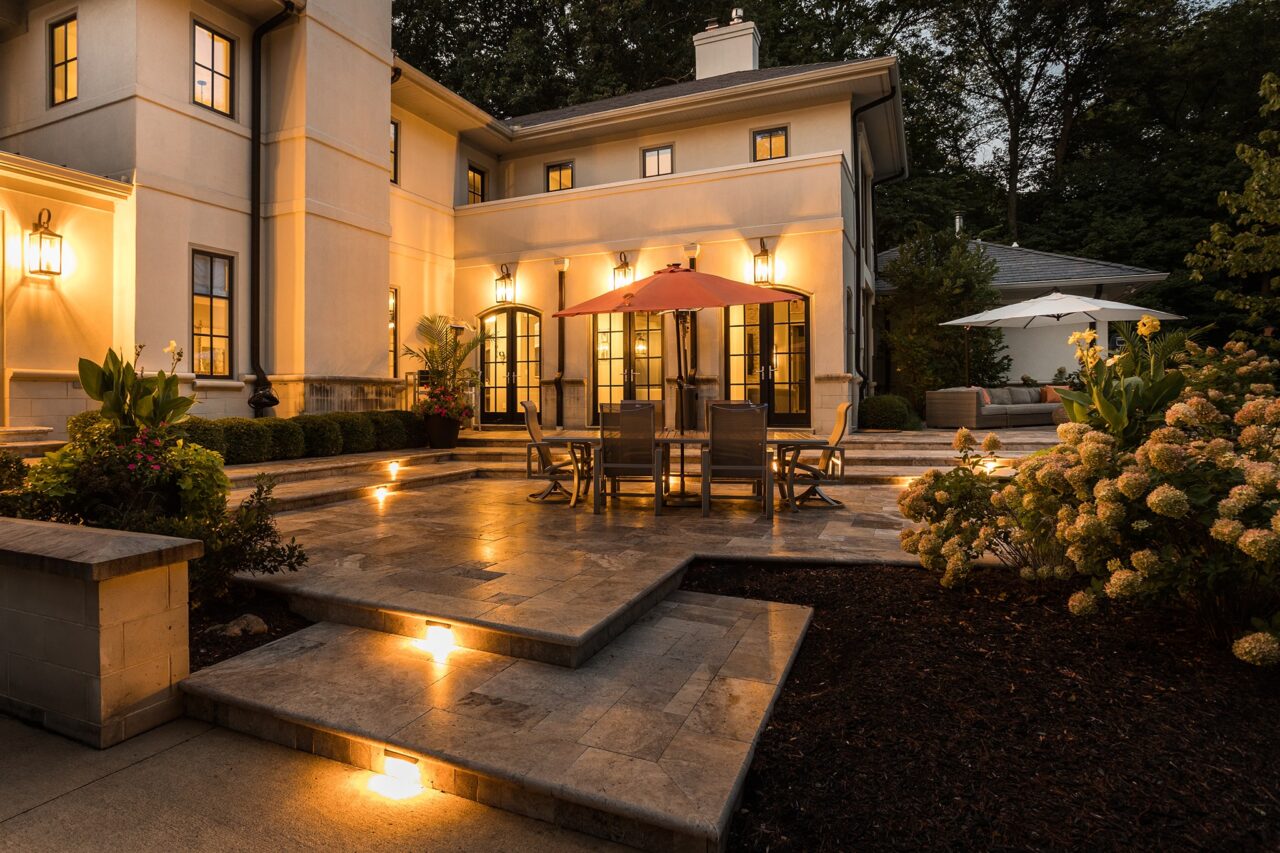 Lighting's Impact on Outdoor Hardscape Designs